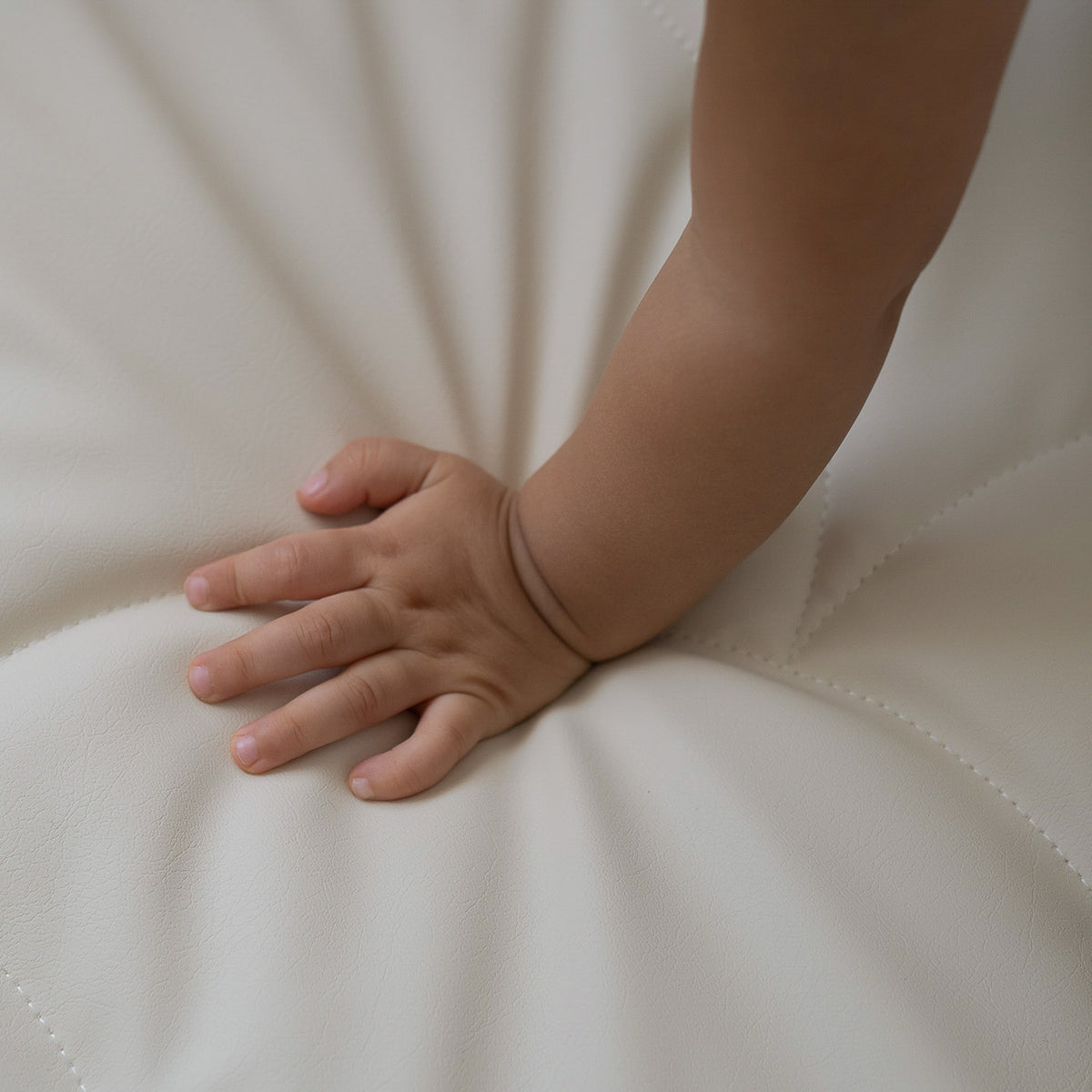 Round Playmat - Soft Ecru